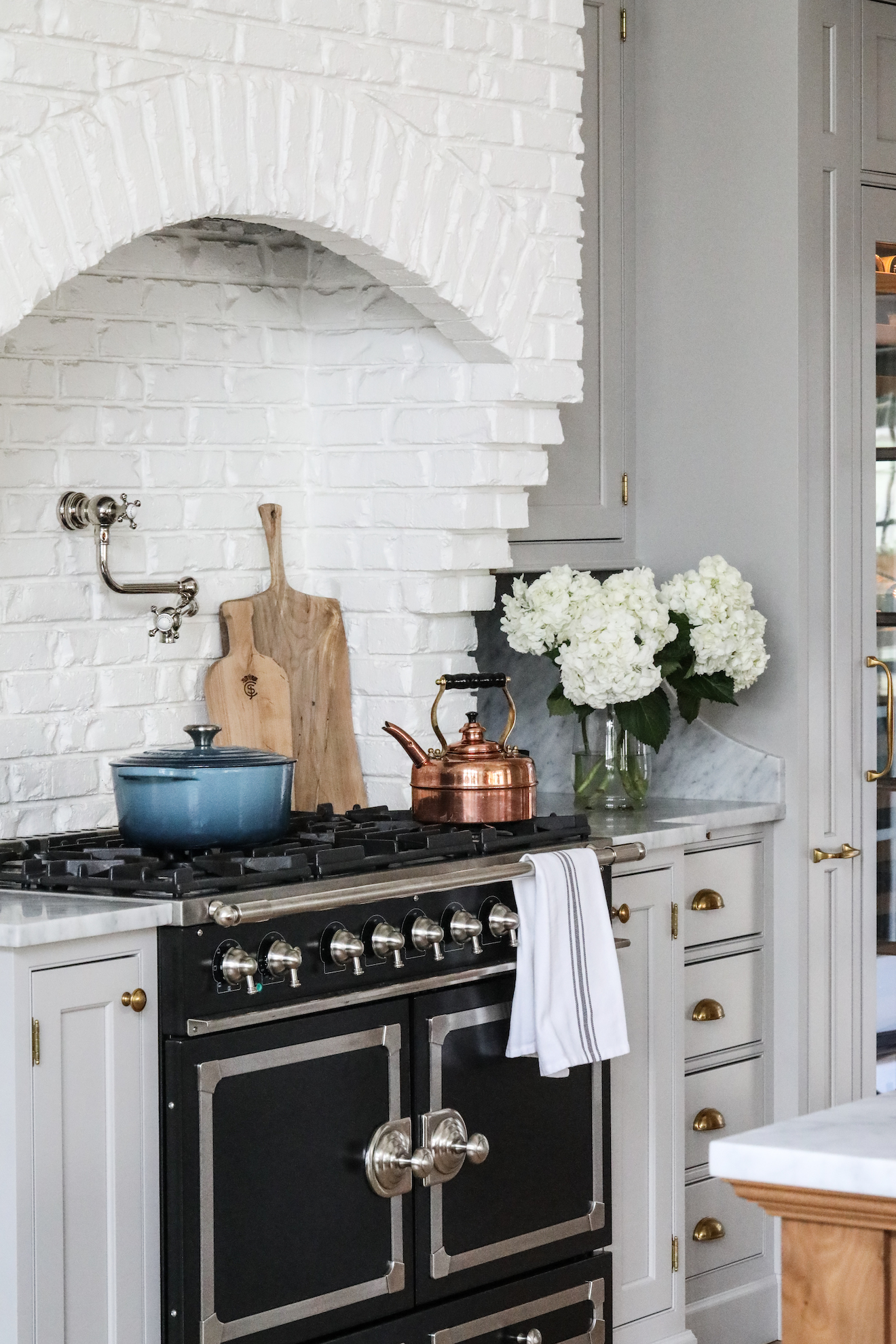 Range Hoods: The Quiet Star - Park and Oak Interior Design